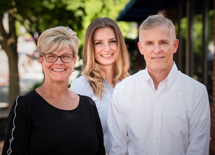 10 Creative Real Estate Team Photo Ideas 2026 [Modern Team Headshots]